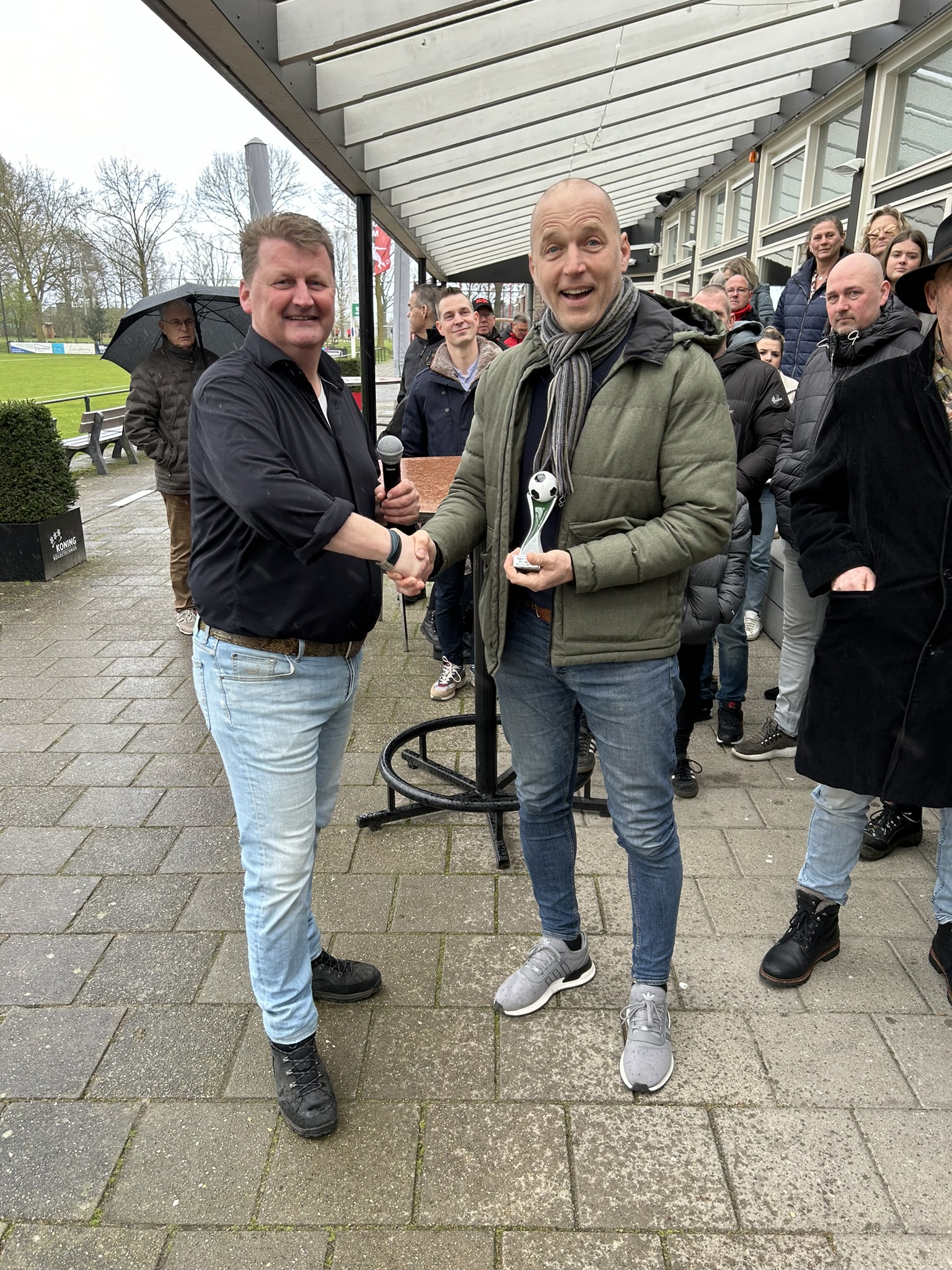 Mooie huldiging jubilarissen | vv Bavos